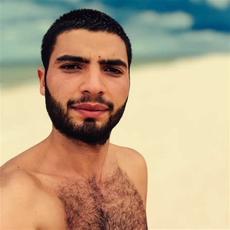 Como hijo único enfrento la responsabilidad y a veces siento soledad al cuidar de mis padres en