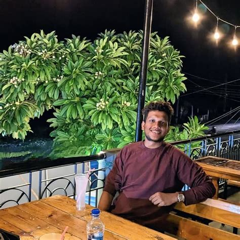 Santy Selvaraj Santhoshselvaraj • Threads Say More