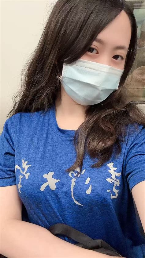 最近有點窮 決定開始接點委託🫶 1️⃣ Python 代寫 1000 2️⃣ C代寫 1000 3️⃣ 論文翻譯 500 4️⃣ 電磁學