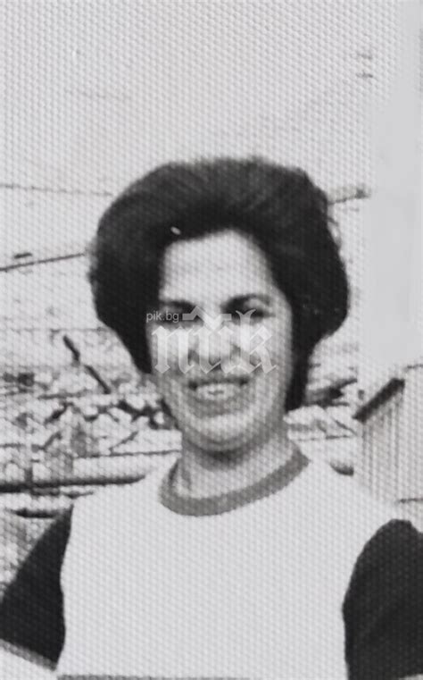 БОМБА В ПИК Ето я истината лежала ли е в концлагер бабата на Кирил Петков Райна Петкова е