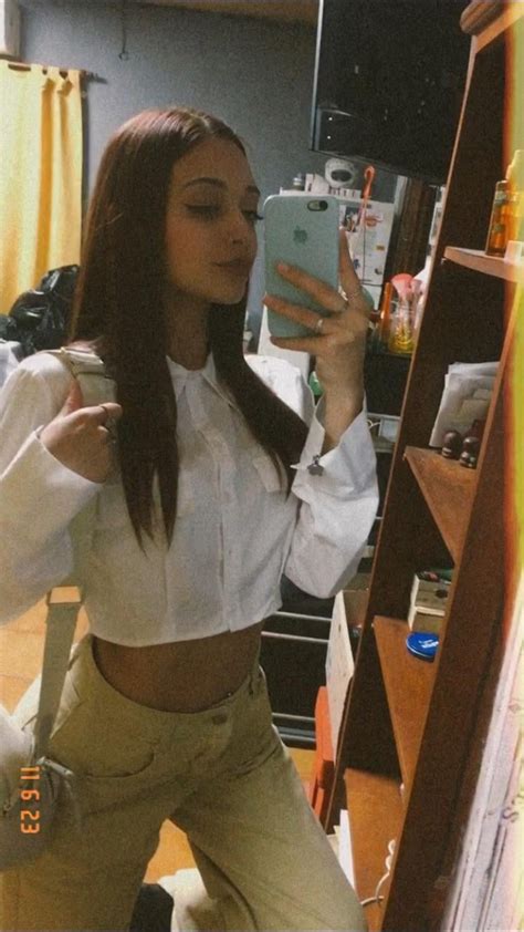 Nicely Dressed Women Nicely Dressed Women