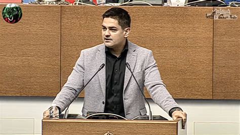 Радостин Василев Лена Бориславова и Кирил Петков забраниха да бъде