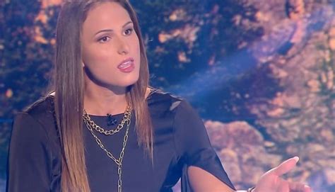 Ασημίνα Χατζηανδρέου Απαντά αν έχει χωρίσει με τον Χρήστο Δάντη