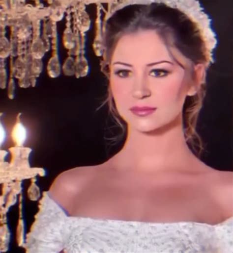 شاهد فنانات مصر بفستان الزفاف من خلال تقنية الذكاء الاصطناعي فيديو