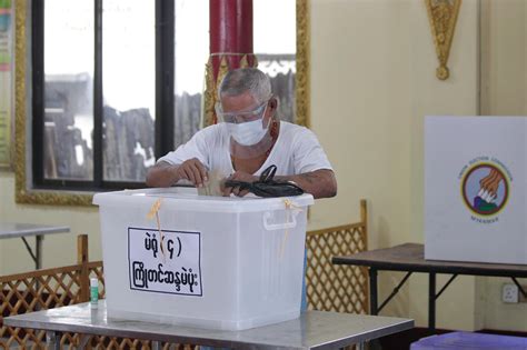 မင်္ဂလာတောင်ညွန့်မြို့နယ်၌ အသက် ၆၀ နှင့်အထက် မဲဆန္ဒရှင်များ ကြိုတင