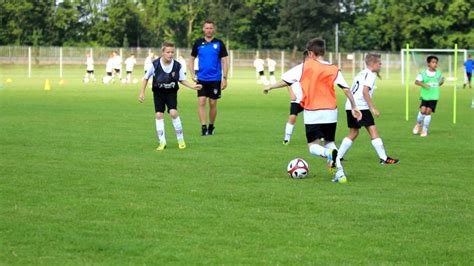 Deine Online Fußballtrainer Akademie Soccer Field Sport Soccer