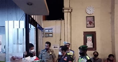 Memasuki Level 2 Gerak Cepat Camat Kebomas Beserta Forkopimcam Dalam