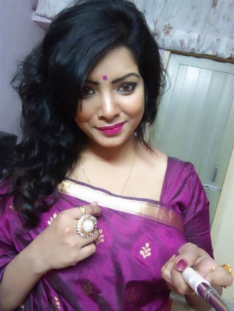 বড় কাকী চন্দনা কাকী রাশিদা কাকির গুদ মারার সত্য কাহিনি