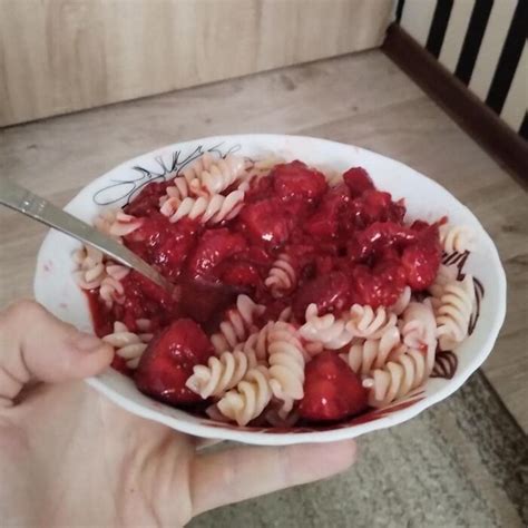 40 Disgusting Pics Of Food Someone Actually Was Served And Even Ate