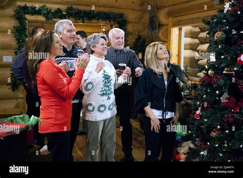 Samantha Ferris Dan Willmott Gabrielle Rose John Innes Candace Cameron Bure Let It Snow