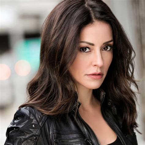21 Extraordinary Facts About Emmanuelle Vaugier