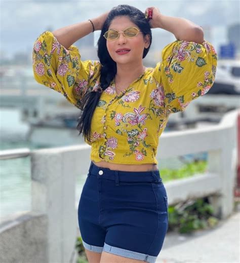 PHOTOS தமழநடடன மய கலஃப ரஷம பசபலடடயன கயட படடஸ actress reshma