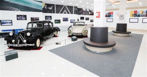 Space 자동차가 있는 풍경