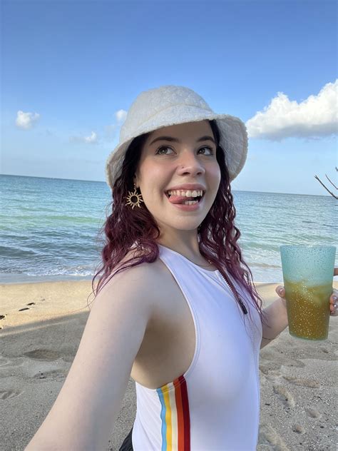 22f Beach Dayzzz☀️🏖🌊 Rselfies
