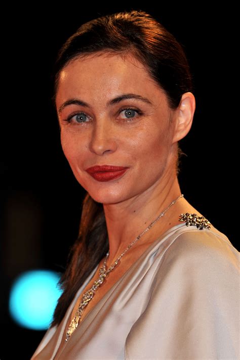 Fashion Emmanuelle Beart Wallpapers