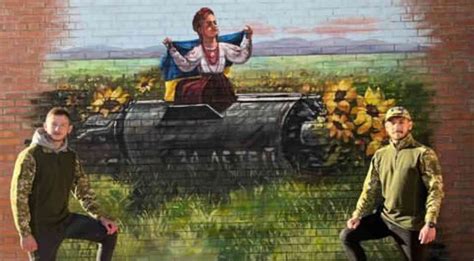 Художник із Рівного створює патріотичні мурали у деокупованих містах ФОТО