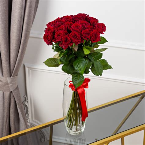 25 красных роз 60 см - купить в Москве по цене 3590 р - Magic Flower