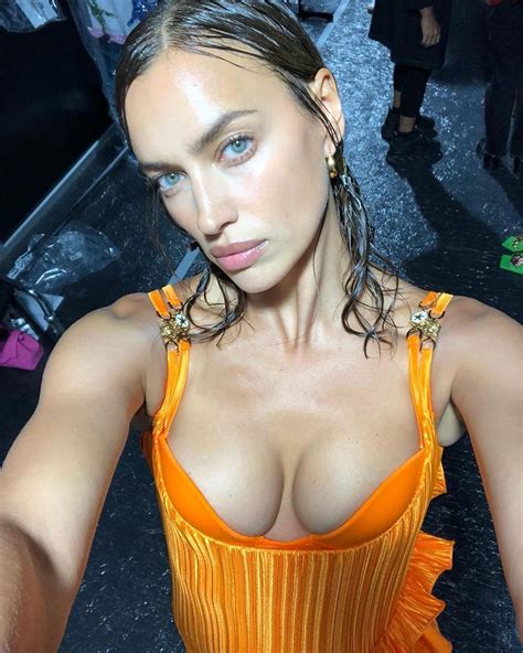 Irina Shayk Sexy Bts At The Versace Show Photos And Gif The Fappening
