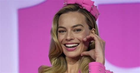 Margot Robbie Predicted Barbie Would Gross 1 Billion Los Angeles Times