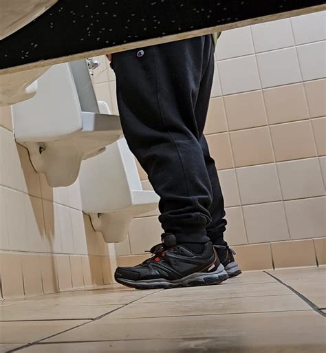 Mall Urinal Spy 15