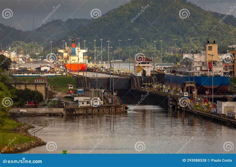Esclusas Del Canal De Panama Miraflores Foto De Archivo Imagen De