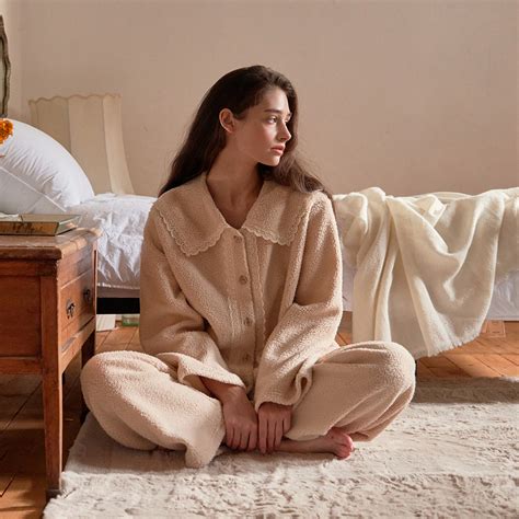 울랄라파자마 밀크라떼 긴팔 투피스 베이지 보아털