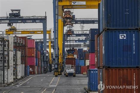 인니 관세부과 앞두고 美와 340억달러 구매·투자 Mou