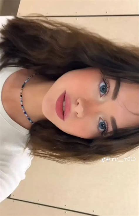 صوره بنت جميله جداً Nel 2025