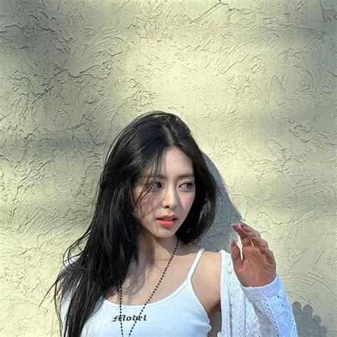 Itzy On Instagram 𝘚𝘶𝘮𝘮𝘦𝘳☀️ Itzy Instagram Summer