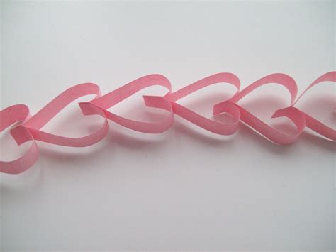 Как сделать цепочку из бумаги найдено 90 изображений