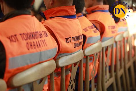 ТҮК ийн ажилтнуудын шүүрийг чирч явдаг том хэмжээтэй тоос сорогчоор солино Dnn Mn