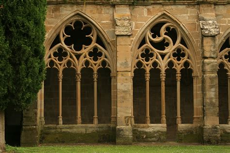 무료 이미지 건축물 구조 건물 궁전 아치 기둥 경계표 예배당 예배 장소 신전 유적 수도원 산타 마리 아데 놀바 대사원 고대 역사