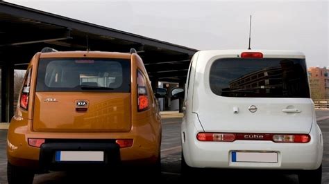 Car Comparison Kia Soul Or Nissan Cube Rear View Review