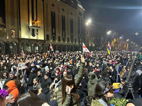 მოქალაქეების რეაქცია აქციიდან როდესაც გაიგეს რომ დაკავებულები გაათავისუფლეს Metronome Ge