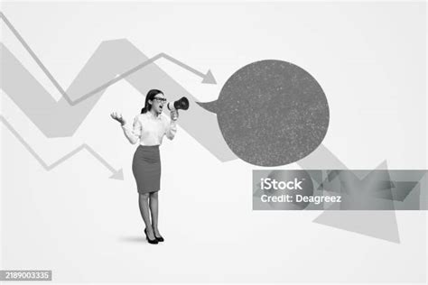 크리 에이 티브 사진 3d 콜라주 아트 워크 엽서 포스터 그림 젊은 자신감 있는 여자가 외침 직원 절연 에 고립 된 그림 배경 예산에 대한 스톡 사진 및 기타 이미지