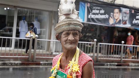 เปิดชีวิตล่าสุดป้าต้อย เมืองนนท์สู้สุดหัวใจ แม้ขายไม่ดีเหมือนเดิม
