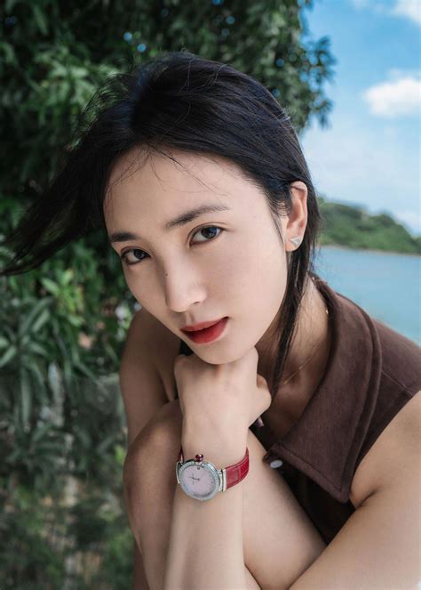 姐姐来啦！王紫璇穿紧身上衣秀火辣身材 搜狐大视野 搜狐新闻