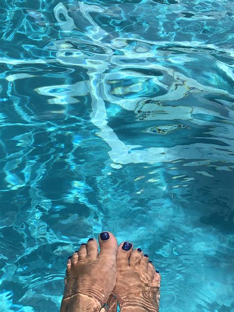 Blue R Feet2big