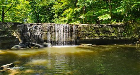 10 Minnesota Small Towns With Breathtaking State Parks Nearby