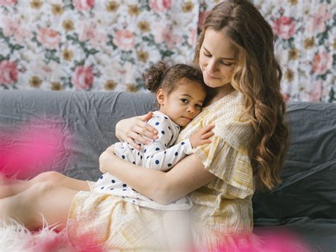 An Energetic And Joyful Motherhood Photography Session In A Seattle