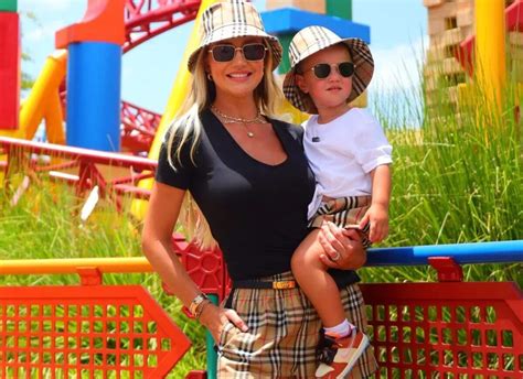 Ana Paula Siebert E Vicky Combinam Looks Grifados De R 105 Mil Para