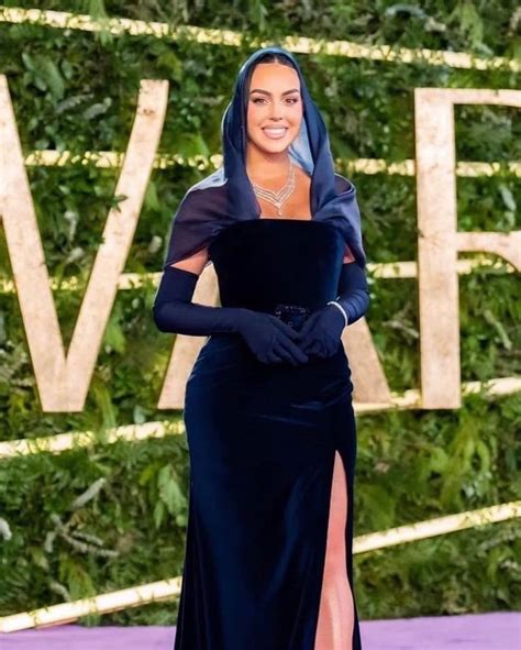 صورة لأول مرة جورجينا تتابع فنانة عربية عبر إنستغرام من هي