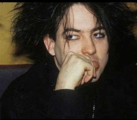 Pin By Mia Moore On Robert Smith🫣 Robert Smith The Cure Robert Smith
