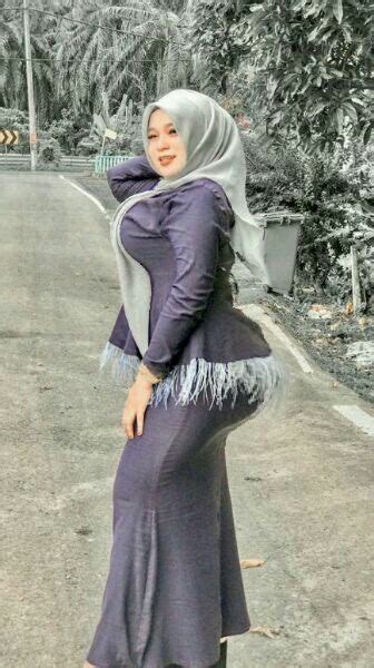 Awek Melayu Mandi Pakai Baju Ketat Lillian Knox