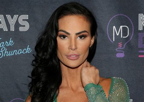 Katelyn Runck Inspires With Fitness And Modeling Content — Celebwell