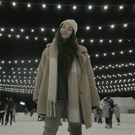 Девушка на катке Подростковые позы Зимняя фотография Фотосессия