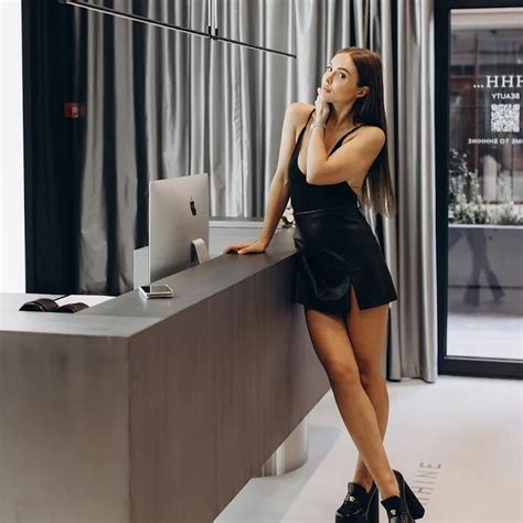 Dr Alexandra Barba Мы все время чего то ждем что бы начать быть счастливыми Понедельника