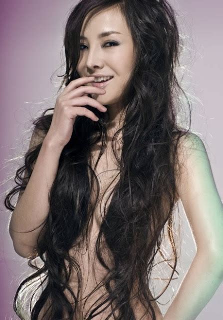 Pose Model Bugil Terlihat Menantang ~ Koleksi Foto Bugil Gambar