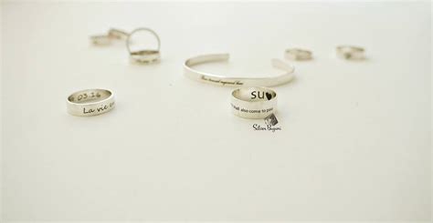 은색바구니 925 뱅글은팔찌 입니다 원하는 문구 이니셜 각인 가능하세요 패션커플우정 팔찌~~