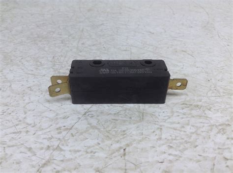 Cherry E13 Limit Switch 15 Amp 125250 Vac